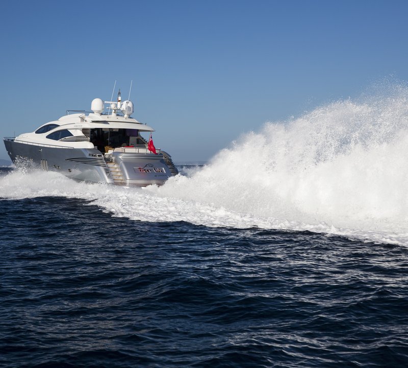 Pershing Image Gallery - Exterior - The 27m Yacht TIGER LILY OF LONDON ...